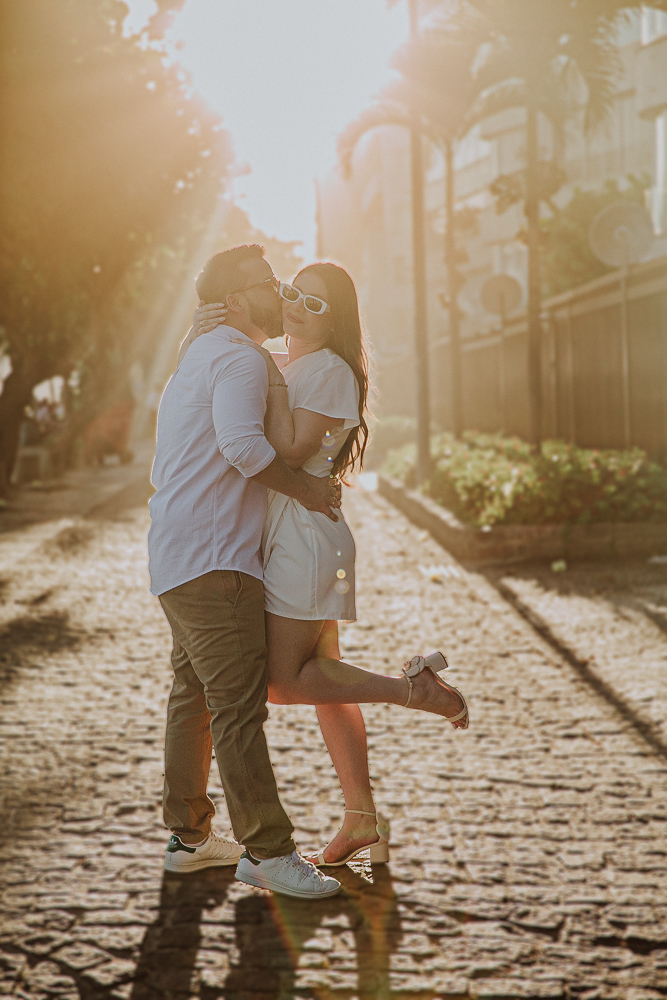 Casais - Fotografia Afetiva de Casal | Ensaio Fotográfico Pre-Wedding no Arpoador e Ipanema ...