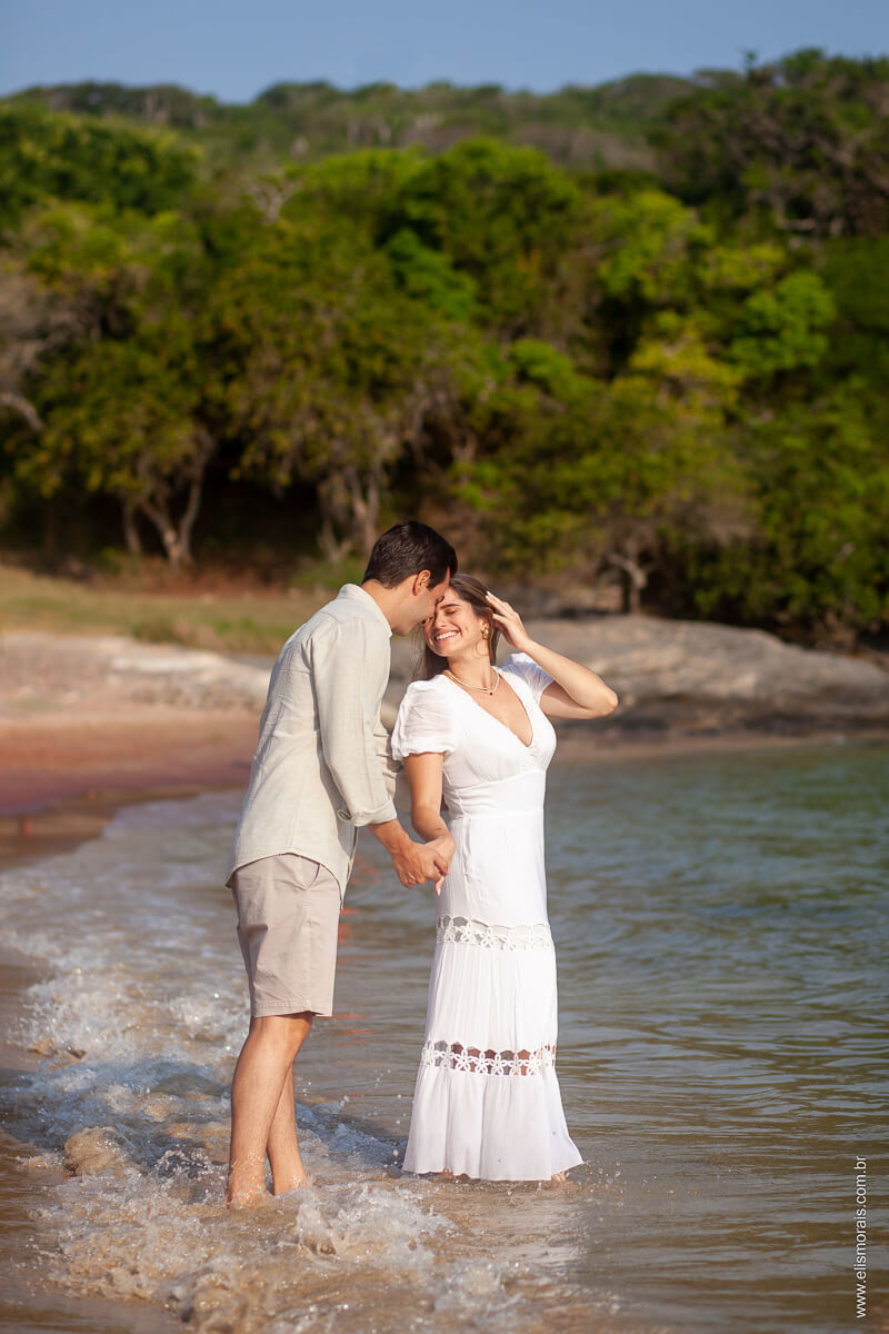 Ensaio fotográfico Casal na praia Pré Wedding em Búzios RJ