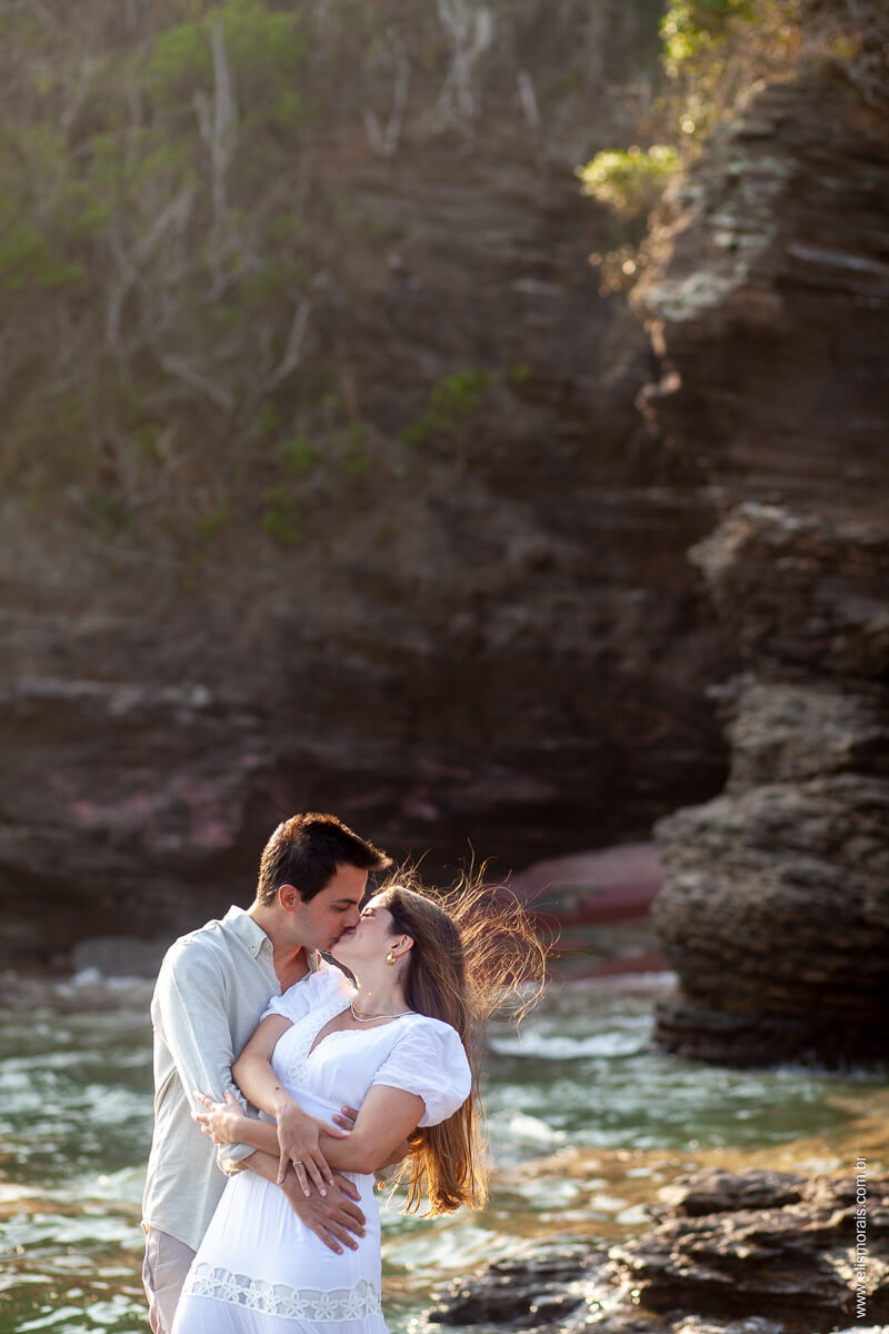 Ensaio fotográfico Casal na praia Pré Wedding em Búzios RJ