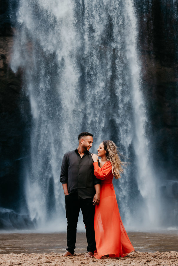 Pré Wedding - Ensaio de Casal Cachoeira Grande | Lagoinha SP | Débora e Wesley - Cachoeira ...