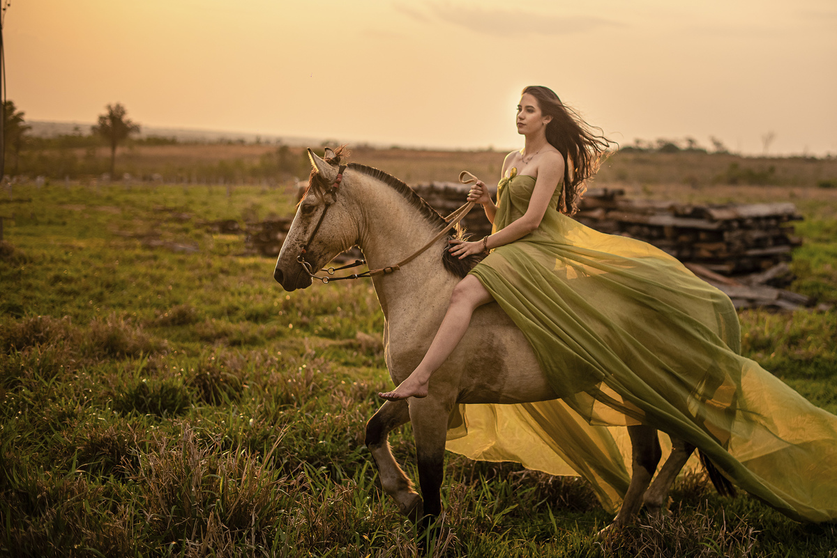Ensaios Pré-Casamentos - Ensaio de Casal com Cavalos - Ana Carolina e FIlipe - Nova Fronteira ...