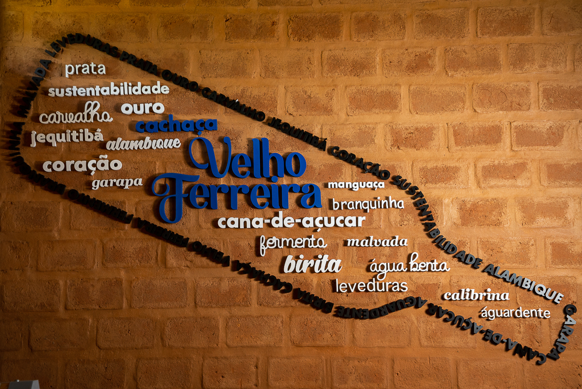 Gastronomia - Gourmet - série: Cachaças de Minas - Cachaça Velho ...