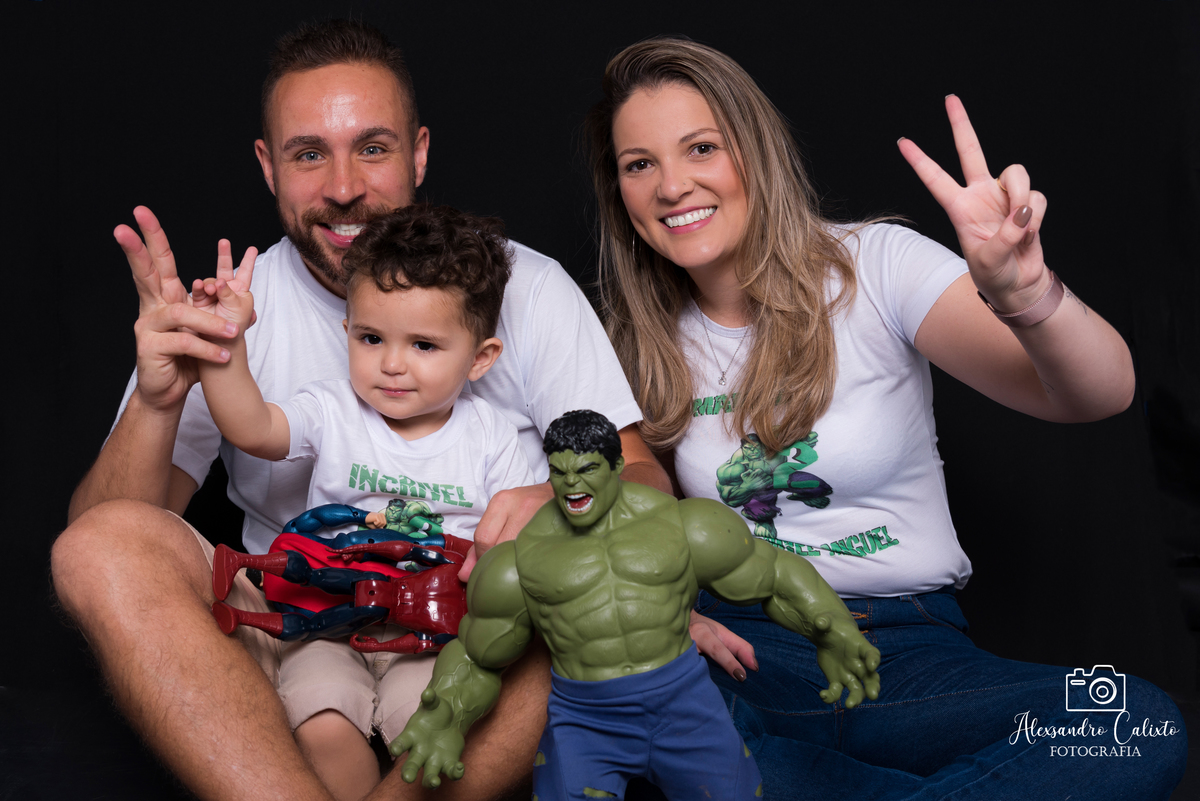 Mini Ensaios Infantis - Ensaio de 2 Anos - Miguel - Incrível Hulk
