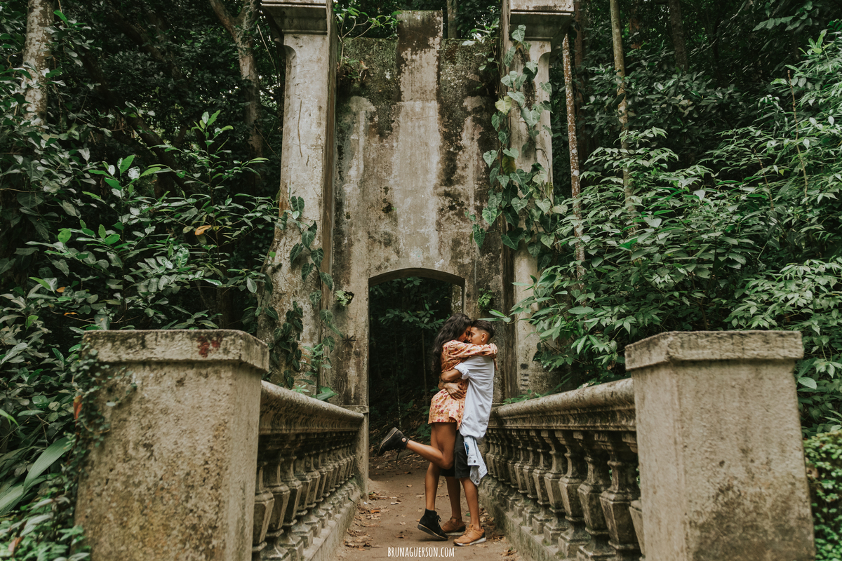 Casal - Ensaio de Casal no Parque Lage: Natallia + Vitor - Parque Lage- Rio de Janeiro